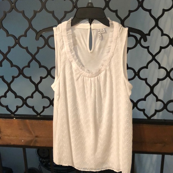 Elle | Tops | Elle Lacey Front Shell | Poshmark